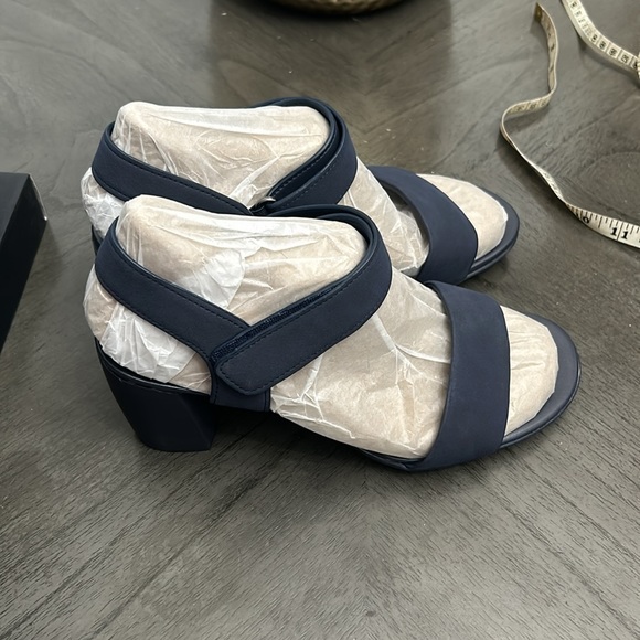 Naturalizer | Shoes | Naturalizer Gentrace Block Heel Sandal In Haven ...